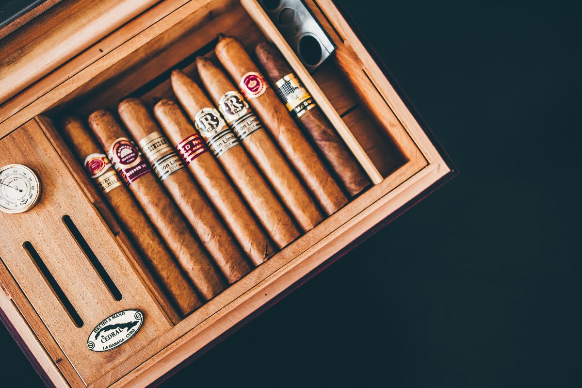 The Ultimate Cigar Size Chart: Your Guide to Choosing the Perfect Smoke